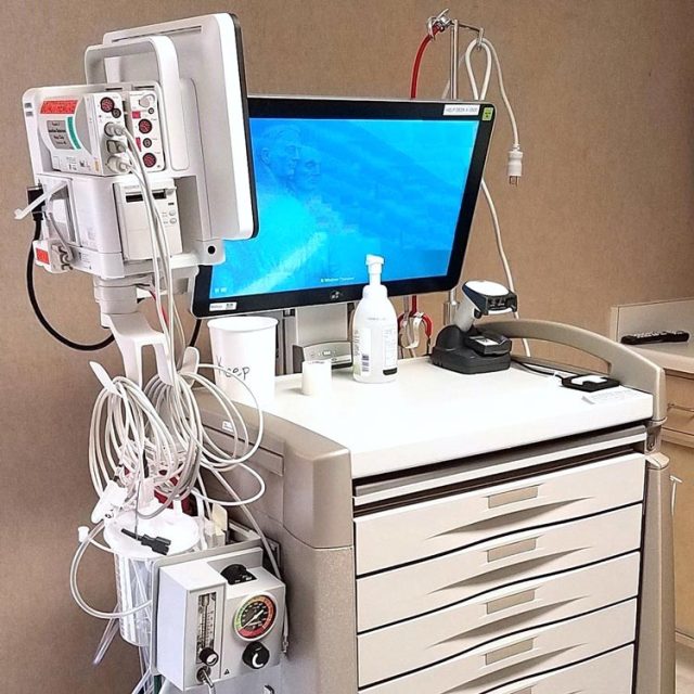 Mobile Bedside Sedation Carts (Tech Ready Medication Carts ...